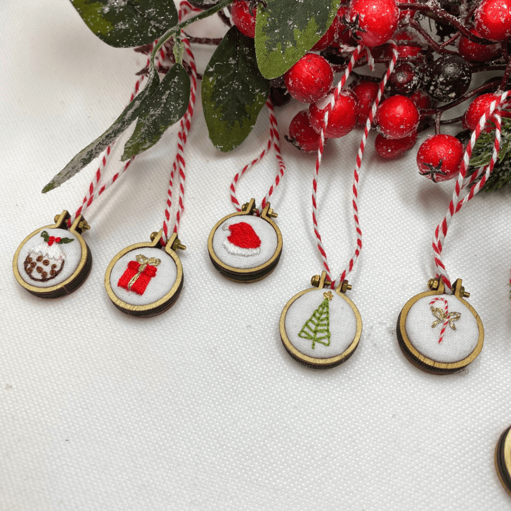 Christmas Mini decoration kit- set of 10, Beginners embroidery kit, DIY ...