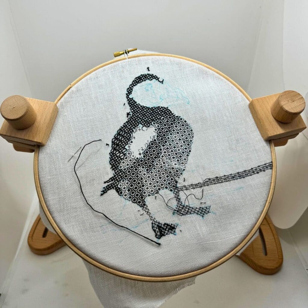 Tabletop embroidery stand - Treasure Kave Embroidery